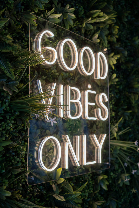 80s Retro Style Neon Sign | Nostalgic LED Wall Art | The Art Neon